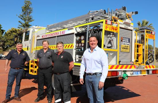 News Story - Moonyoonooka welcomes new fire truck » City of Greater ...